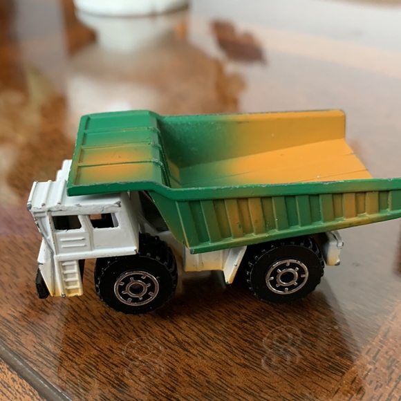 Toys | Matchbox 1989 Dump Truck 1469bj Diecast Construction Vehicle ...